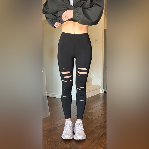 ALO Yoga | Pants & Jumpsuits | Alo Yoga Ripped Warrior Legging | Poshmark